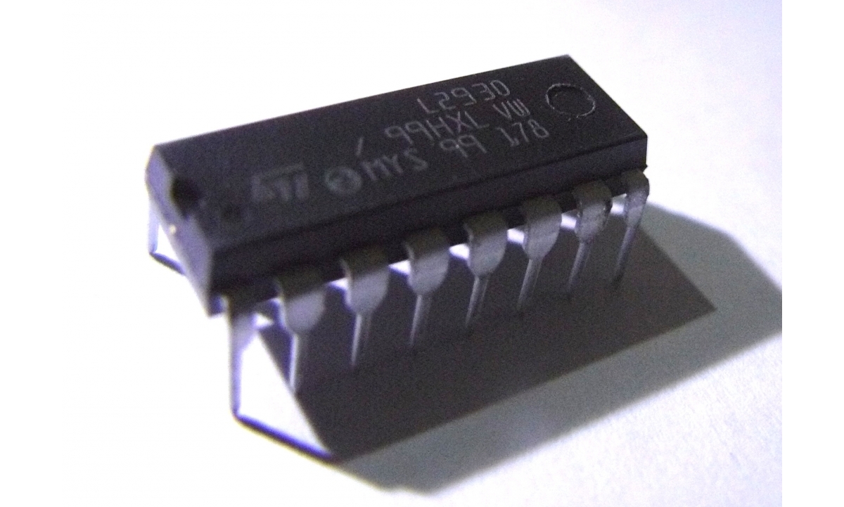 L293D Quad Half-H Bridge Motor Driver IC - Buy Motor Drivers - Gogo ...